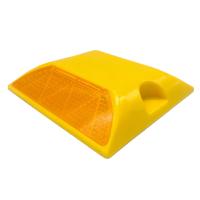 China ABS Plastic Road Reflector Double Side Cat Eye 100x100x18mm 20T Load Capacity for sale
