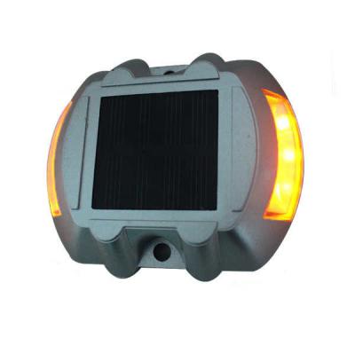 China Solar Powered Road Reflectors 2V LED Highway Markers IP68 Waterproof 20T Load Capacity for sale