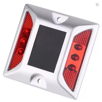 China Solar Road Stud 115x110x23mm Anti UV PC Aluminum Casting 20 Ton Compression IP68 for sale