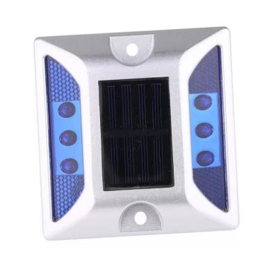 China Anti UV PC Aluminium Casting Solar Cat Eyes Road Stud Waterproof IP68 115x110x23mm for sale