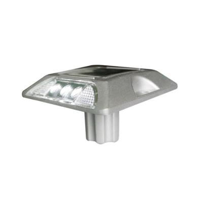 China Aluminium Solar LED Road Stud 20T Load Capacity IP68 Waterproof Solar Powered Warning Light for sale