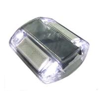 China Solar LED Road Stud 100x82x20mm IP68 15T Load Capacity Reflective Road Stud for sale