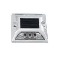 China Solar Powered Cat Eyes Road Studs High Visibility Solar Road Marker Lights 115x110x23mm IP68 20T Load for sale