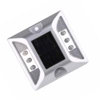 China IP68 Solar Powered LED Road Studs White Aluminum Raised Flashing Light 115x110mm for sale