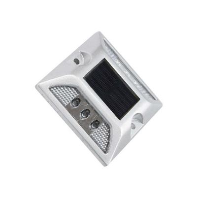 China Solar LED Road Stud Aluminium Cat Eye Traffic Light Marker IP68 20T Load Capacity for sale