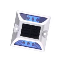 China Solar LED Road Stud Aluminium Cat Eye Traffic Light Marker IP68 20T Load Capacity for sale