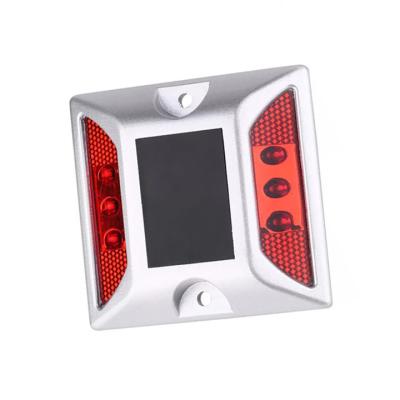 China IP68 Aluminum Solar Powered Road Studs Motorway Flashing LED Cat Eyes 115x110x23mm for sale
