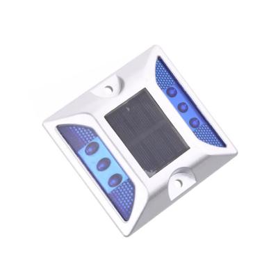 China Solar LED Road Studs IP68 6 LED Epistar 115x110x23mm Aluminum Casting for sale