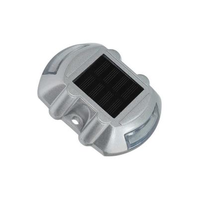 China Solar LED Road Stud Aluminum 110x95x23mm 20T Load Capacity Embedded Horse Foot Shape for sale