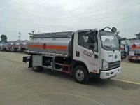 China 150 - 250hp Used Tanker Truck 5 - 15L Capacity Petrol Carrier 4 * 2 All Wheel Drive for sale