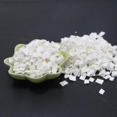China White Flake Concrete Wooden Cellulose Fiber For Pervious Paving for sale