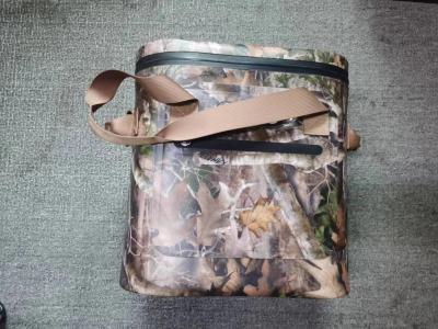 China Camo Insulated Cooler Lunch Bag Backpack 15L-30L Leak Proof Zipper for sale