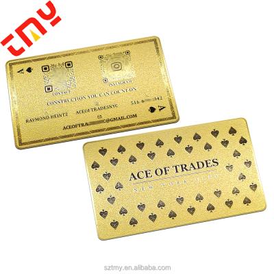 China Custom VIP Business Cards with QR Code Luxury Plated Embossed Black Gold Edge 85x54mm for sale