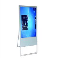 China 43 Inch 4K HDR Portable Digital Signage Mobile Display 1920x1080 for Exhibitions and Chain Stores for sale