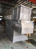 China Single Shaft Industrial Plastic Shredder Machine Rotary Blade V Shape Installation for sale