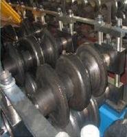 China Two Waves Highway Guardrail Roll Forming Machine 2-4mm Thickness 13 Stations 22kW Motor for sale