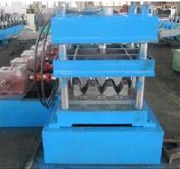 China 22Kw Heavy Duty Galvanized Steel Guardrail Roll Forming Machine for Three-Wave Railway Guardrail 16000mm Length for sale
