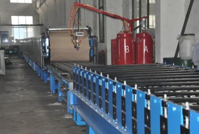 China Automatic PU Sandwich Panel Production Line 1220mm Coil Width 18mm Foam Thickness for Ceiling Panels for sale