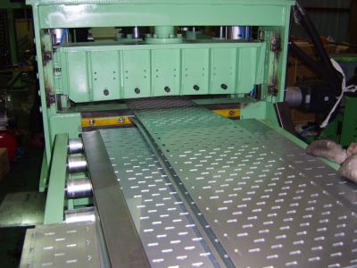 China Touch Screen PLC Control Cable Tray Roll Forming Machine 20 Stations 15KW for sale