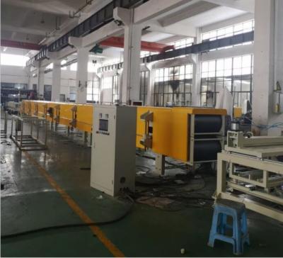 China 16mm PU Sandwich Panel Production Line 383mm Width Rubber Belt Continuous Foaming Machine for sale