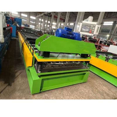 China 24-28 Gauge 5V 5 Ribs Metal Corrugated Roof Panel Roll Forming Machine 220V 60Hz for sale