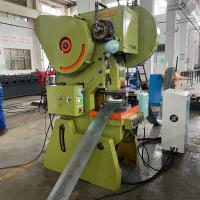 China línea de perforación integrada para puerta enrollada plana de seguridad Máquina formadora Cortinas rodillos industrial para bodegas y tiendas en Chile for sale