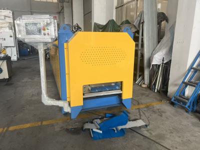 China Portable Electric KR18 Standing Seam Roll Forming Machine for sale