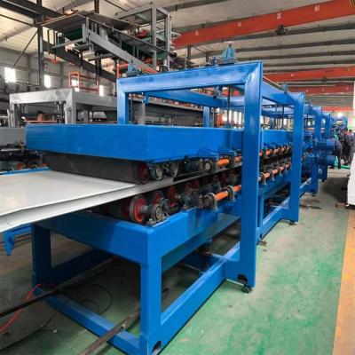 China Roof Wall Panel Sandwich Panel Production Line 0.4-0.8mm Thickness 50-250mm Core for sale