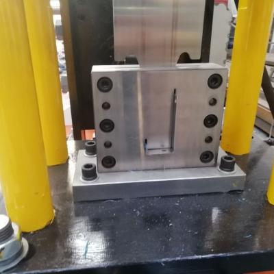China 304 Stainless Steel L Post Angle Roll Forming Machine 72x35mm 17 Rollers Hydraulic Punching for sale