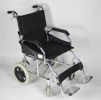 China Lightweight Aluminum Manual Wheelchair 100kg Capacity Flip Up Footrest Travel for sale