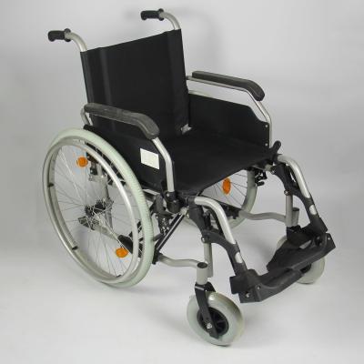 China Lightweight Aluminum Manual Wheelchair 100kg Capacity Detachable Front Wheel Quick Release Rear Wheel for sale