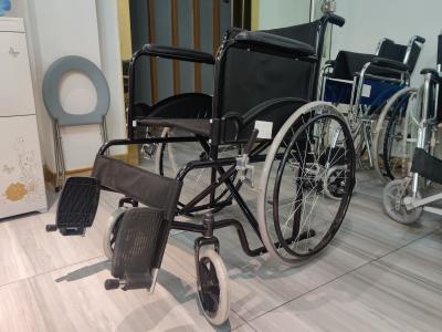 China Fixed Armrest Folding Steel Wheelchair 100kg Capacity 44cm Seat Width for sale