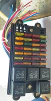China Fuse Box Cover Relay Box Assembly For Hyundai Excavator R215LC-7 R225LC-7 R305LC-7 R335LC-7 for sale