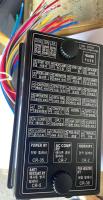 China Fuse Box Cover Relay Box Assembly For Hyundai Excavator R215LC-7 R225LC-7 R305LC-7 R335LC-7 for sale