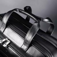 China Breathable Leather Waterproof Messenger Bag Portable Anti Abrasion for sale