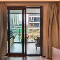 China Mesh 18x16 Retractable Roller Screen Door With Excellent Light Transmission for sale