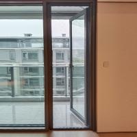 China Retractable Mosquito Net Sliding Roller Screen Door Flame Retardance for sale