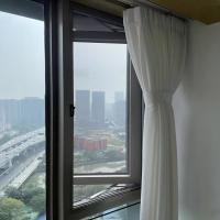 China Discover the Insect Resistant Aluminum Alloy Fiberglass Retractable Screen Door for sale
