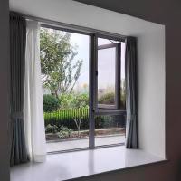 China Hennesa Wind Resistance Roller Window Fly Screen Fixed Size for sale
