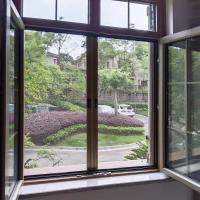 China Mosquito Retractable Sliding Roller Retractable Screen Window for sale