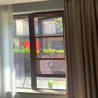 China Retractable Mosquito Net Sliding Roller Screen Door Flame Retardance for sale