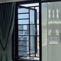 China Aluminum Alloy Fiberglass Retractable Screen Doors Anti Mosquito Window Screen for sale