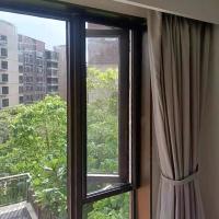 China Aluminum Alloy Fiberglass DIY Retractable Screen Window Door for sale