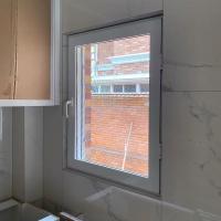 China Aluminium Windows Aluminum Tilt Turn Casement Window Roller Screen Window Retractable Screen  Door for sale