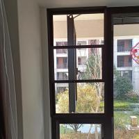 China Aluminum Alloy Fiberglass Retractable Roller Screen Door Semi Finished Materials for sale