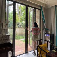 China Fast Trackless Screen Door With Custom Color Option Excellent Customer Service for sale