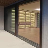 China Aluminum Roller Screen Door with Standard Dimensions and Powder Coating for sale