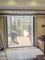 China Hennesa Barrier Free Screen Door Aluminum Construction Screw In Install for sale