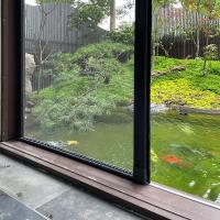 China Trackless Fly Screen Window Invisible Mosquito Screen Door Retractable Sliding Insect Mesh Screen for sale