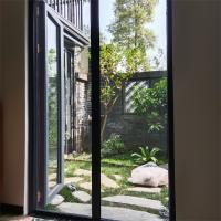 China Retractable Mosquito Net Screen Fly Nets Fiberglass Fly Screen Roll Screen Door Durable for sale